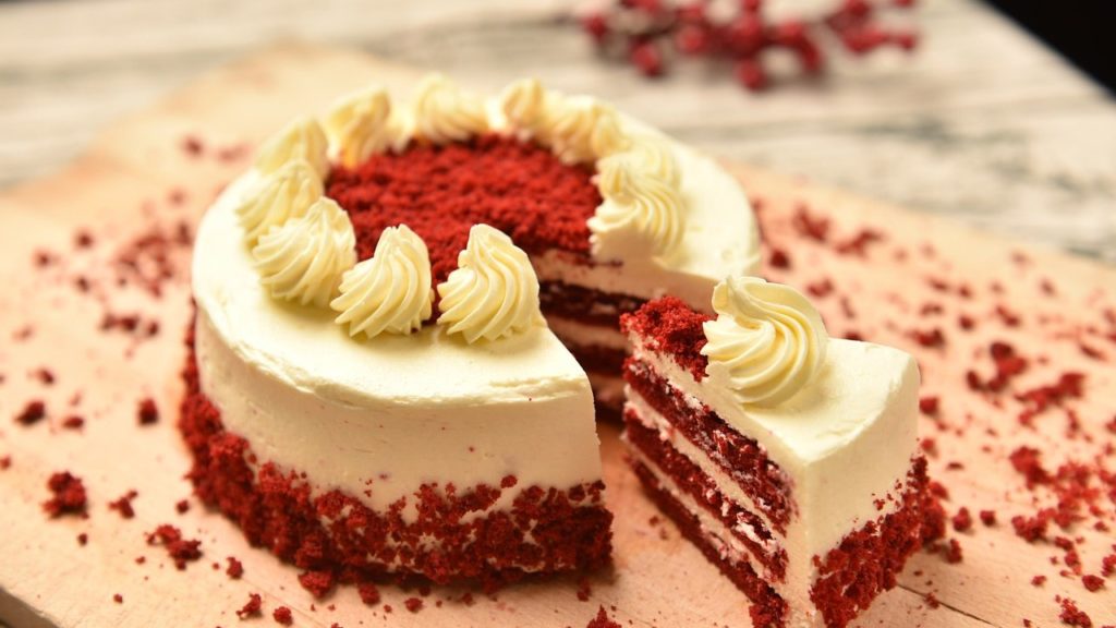 Pastel fit sabor red velvet con fresas: Postre delicioso y fácil de ...