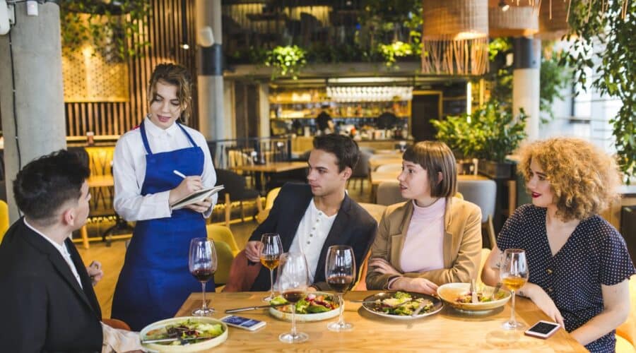 5 cosas que nunca debes hacer en un restaurante de lujo además de decir ...