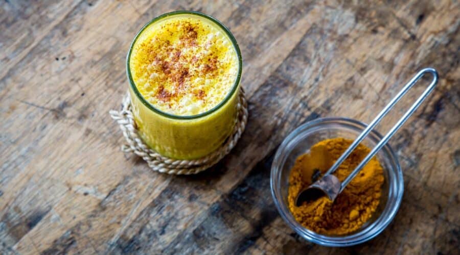 Leche dorada: Deliciosa receta de la bebida que desinflama y fortalece ...